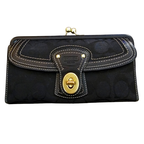 Coach | Bags | Coach Gigi Black Signature Canvas Leather Kisslock ...